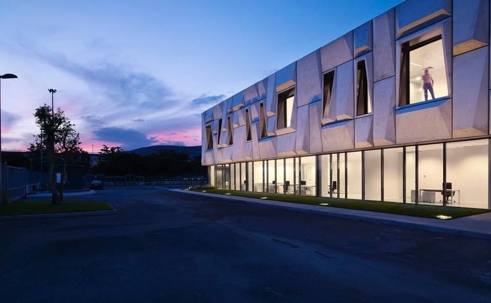 Office block by modostudio - Domus