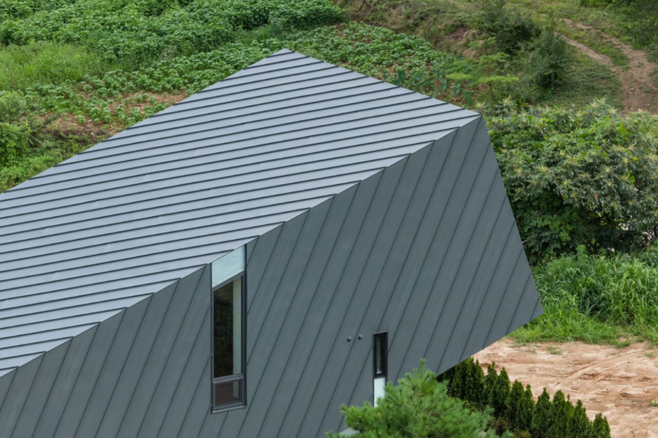 Leaning House - Domus