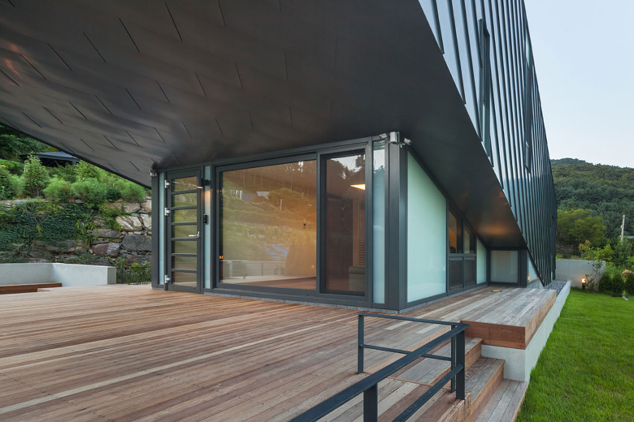 Leaning House - Domus