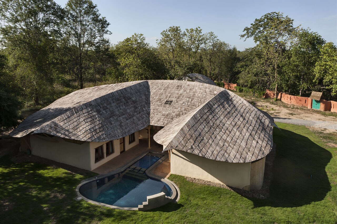 CLC: Trika Villa - Domus