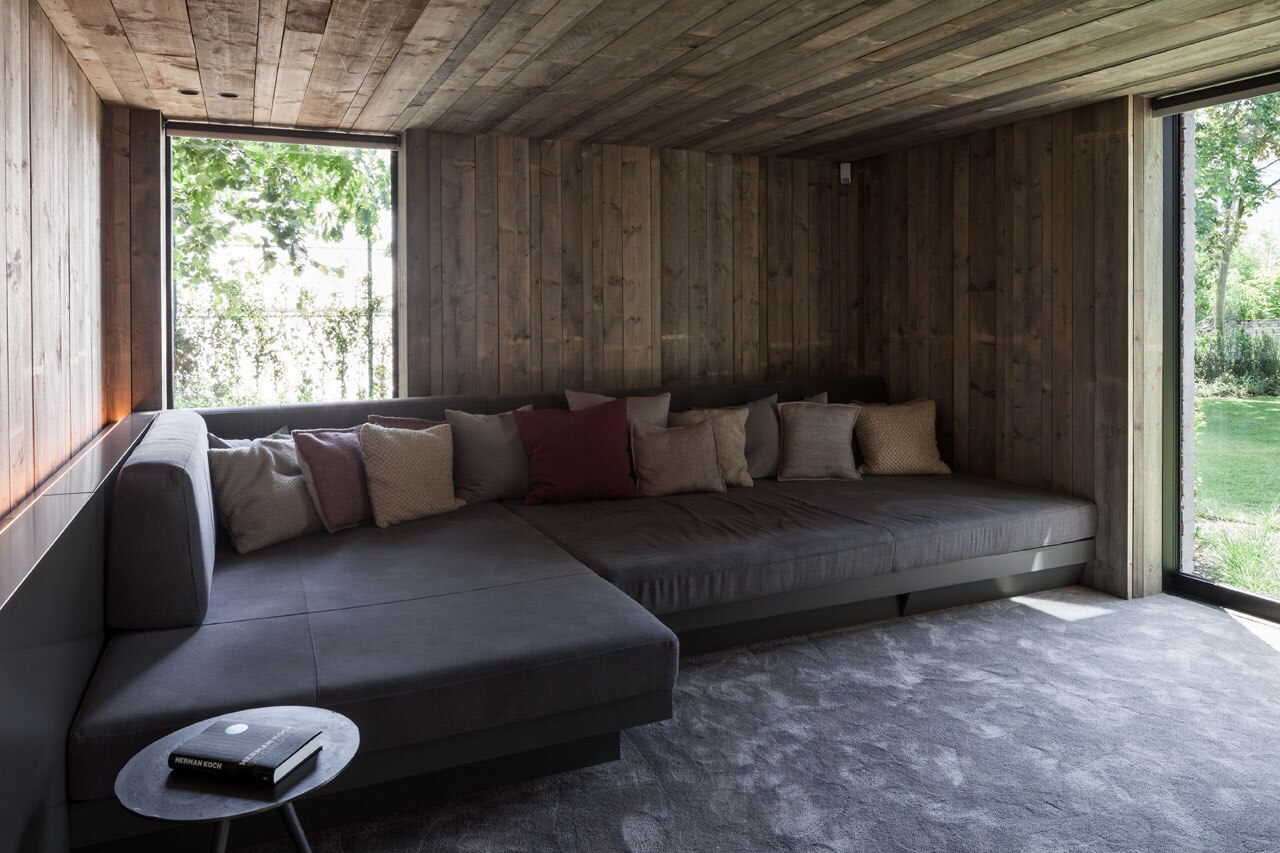 Flanders. A hidden house in the heart of a historical town - Domus