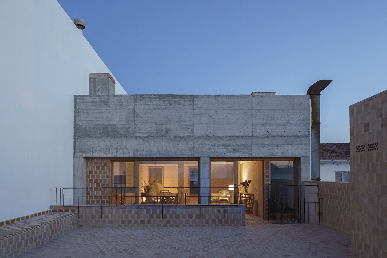 Mallorca. A modest building transformed using bold brick patterns - Domus
