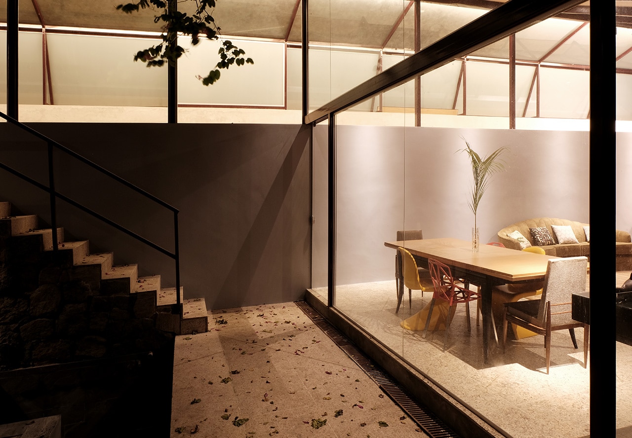 Rio de Janeiro. Carla Juacaba designs a house as a lantern - Domus