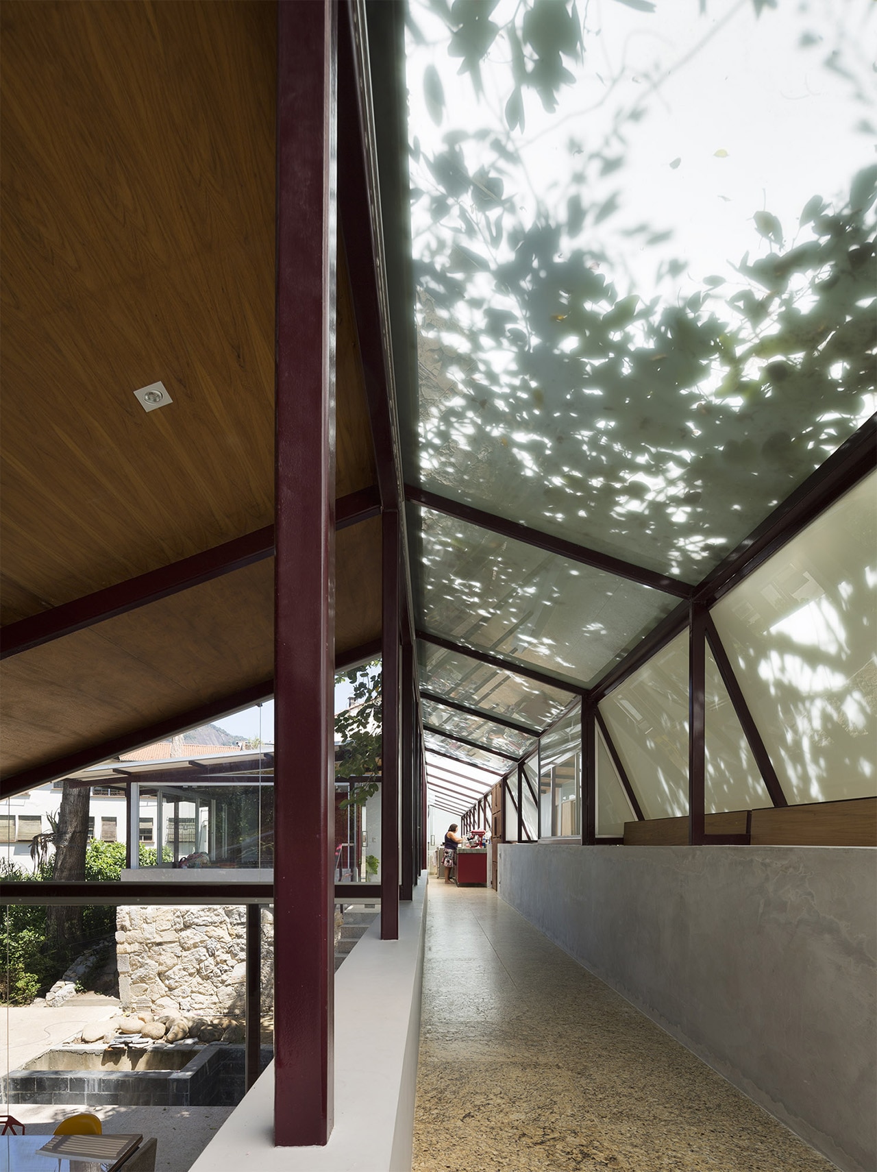 Rio de Janeiro. Carla Juacaba designs a house as a lantern - Domus