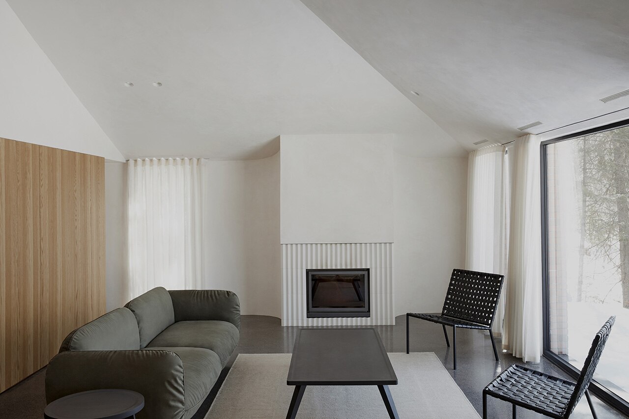 Quebec. A V-shaped brick house - Domus