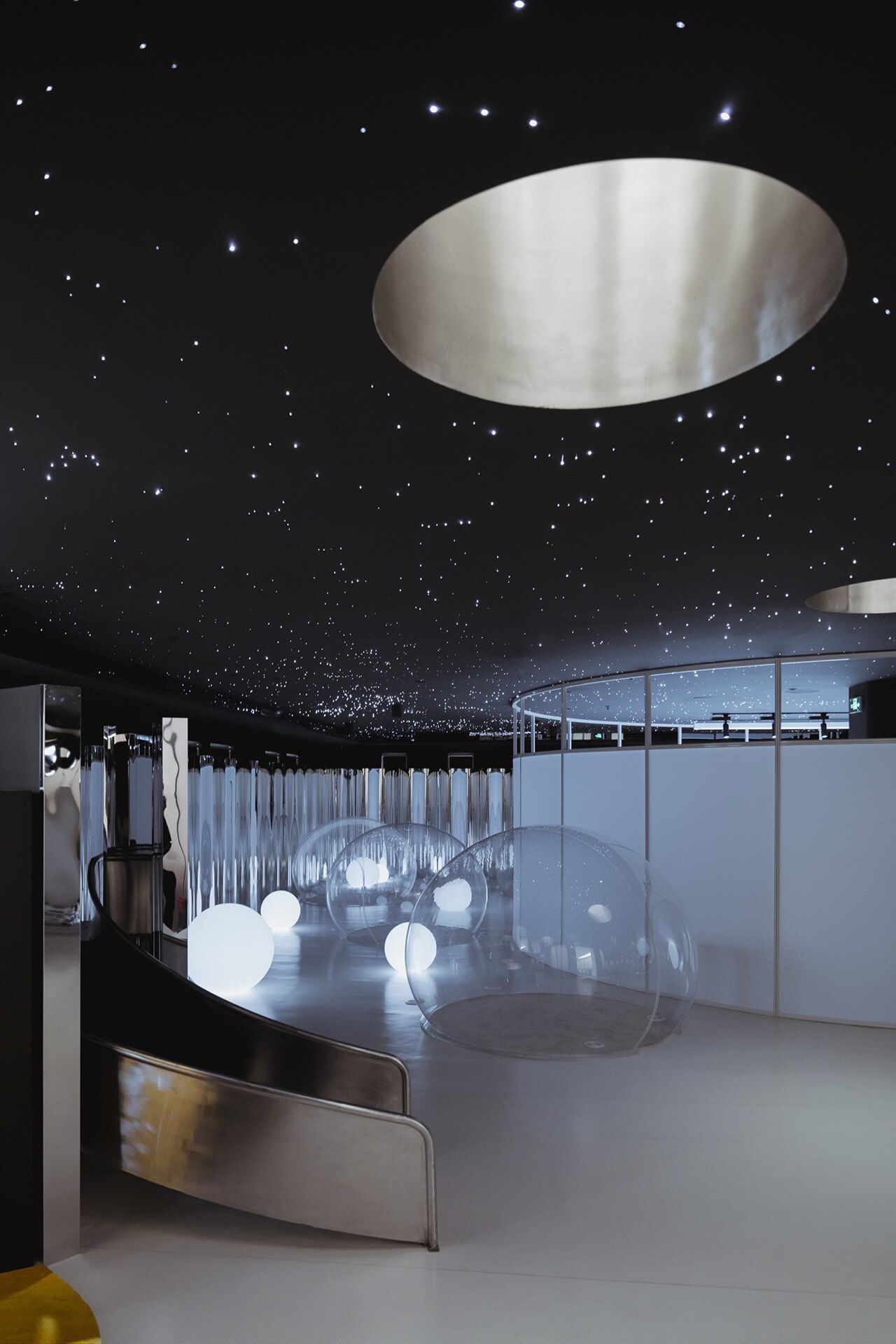 China. A playful polycarbonate restaurant for children - Domus