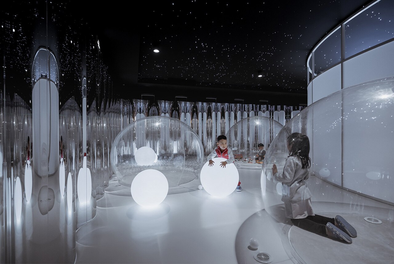 China. A playful polycarbonate restaurant for children - Domus