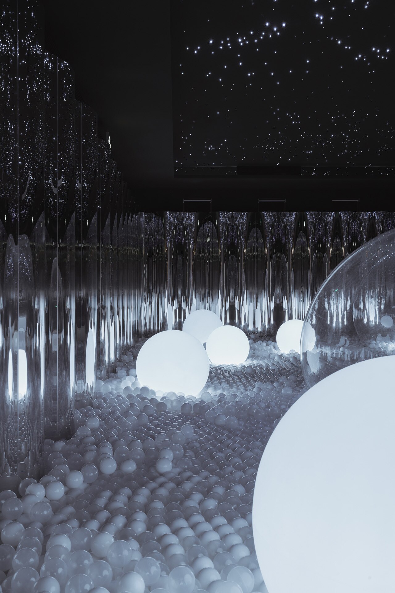 China. A playful polycarbonate restaurant for children - Domus