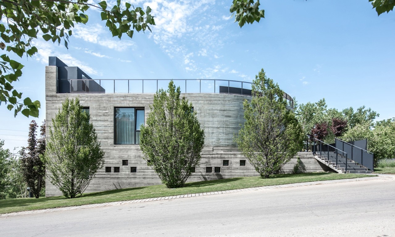 Lebanon. A house that bends towards the mountains by L.E.FT Architects