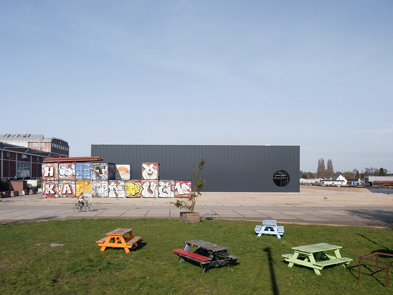 Amsterdam. A boat hangar interacting with the new life of a shipyard ...