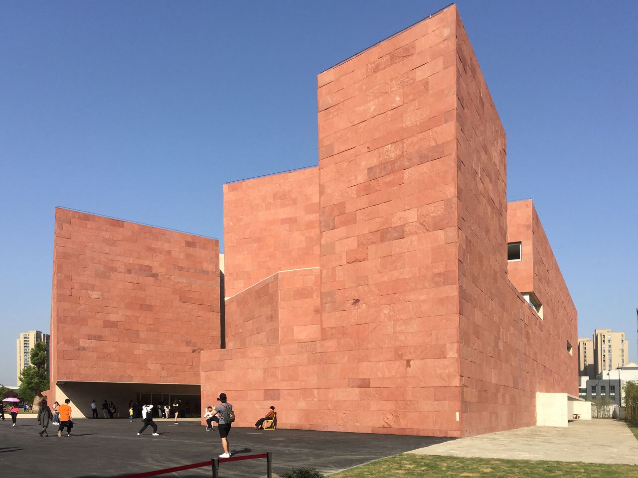 Siza and Castanheira pair sandstone and concrete for Hangzhou Bauhaus ...