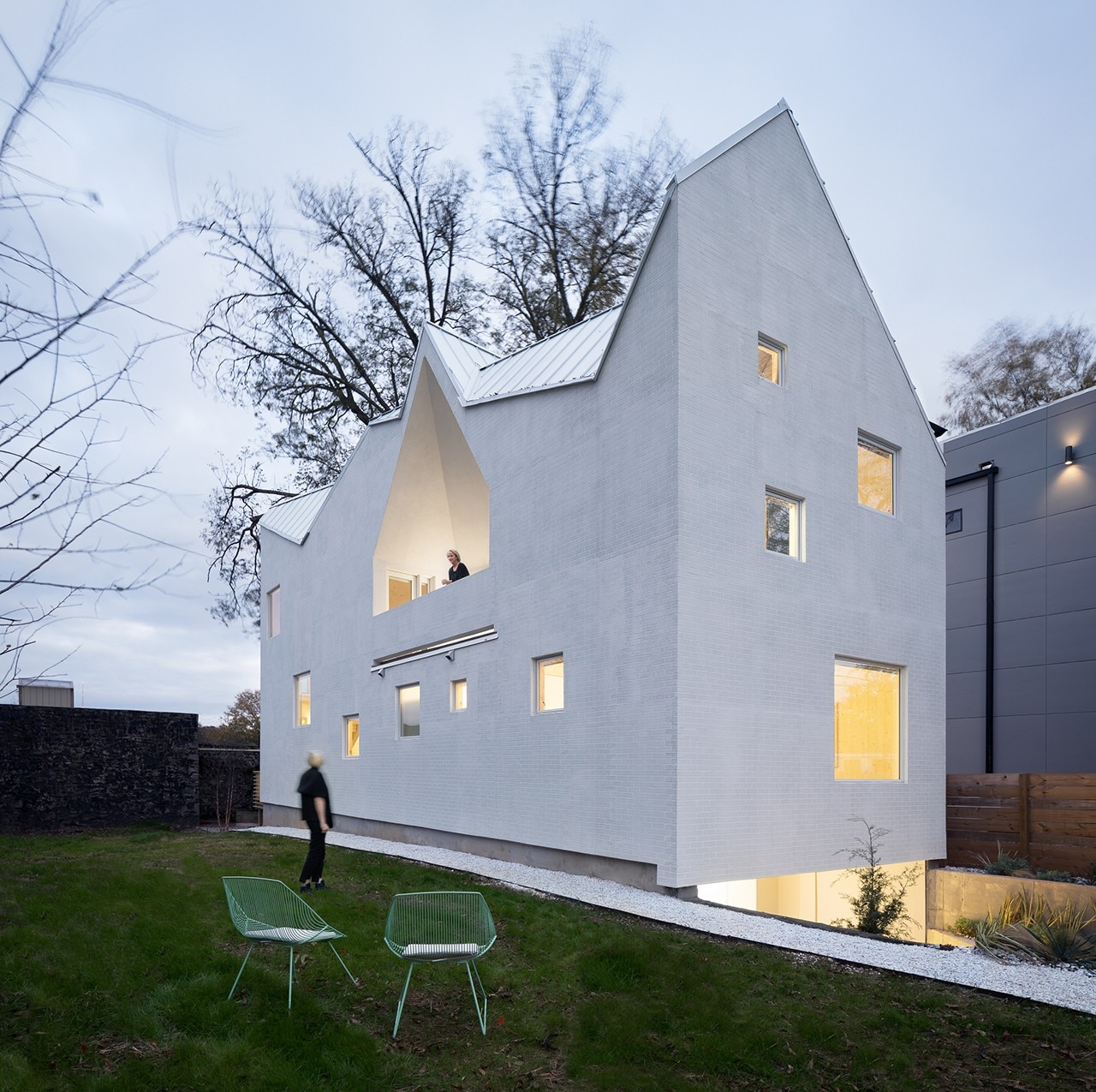 Haus Gables by Jennifer Bonner reinvents the spatial paradigms of the ...