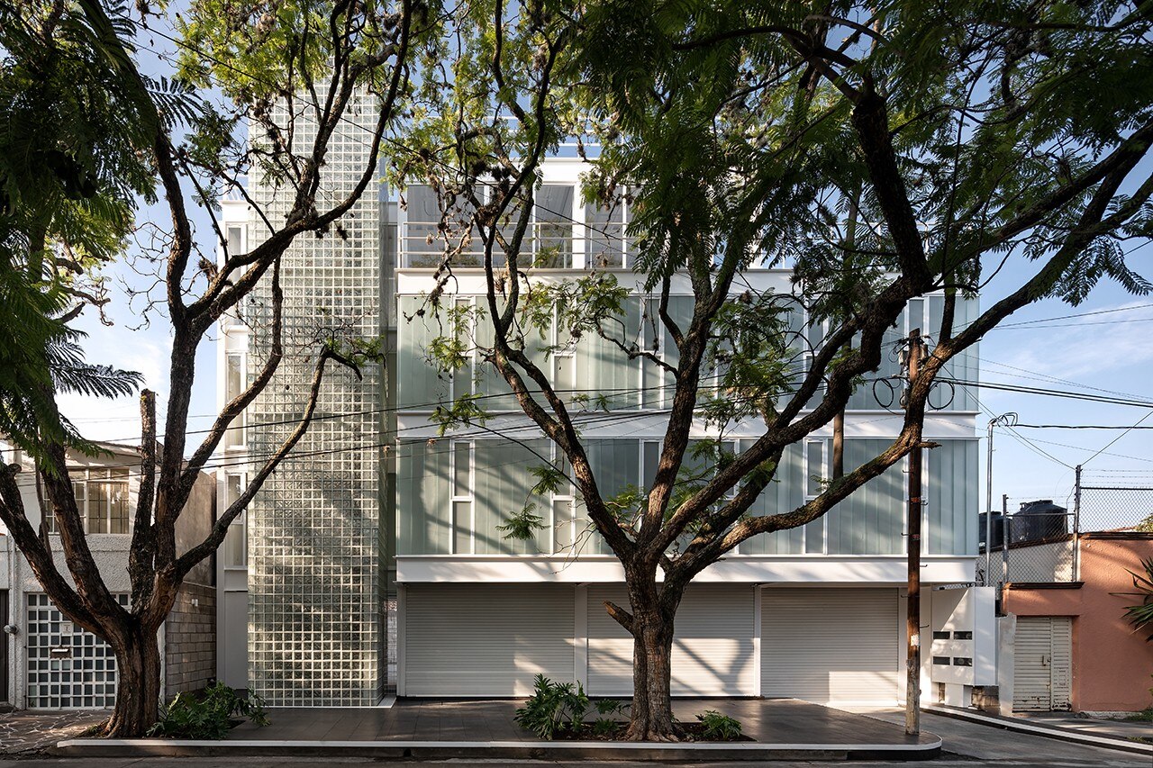 A four-storey building in Mexico makes extensive use of glass blocks ...