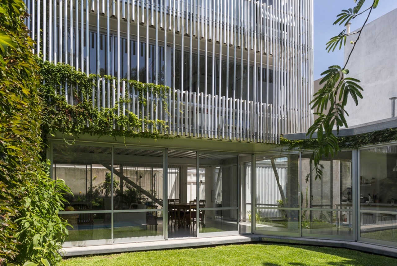 Casa Holmberg in Buenos Aires is a sustainable building by Estudio ...