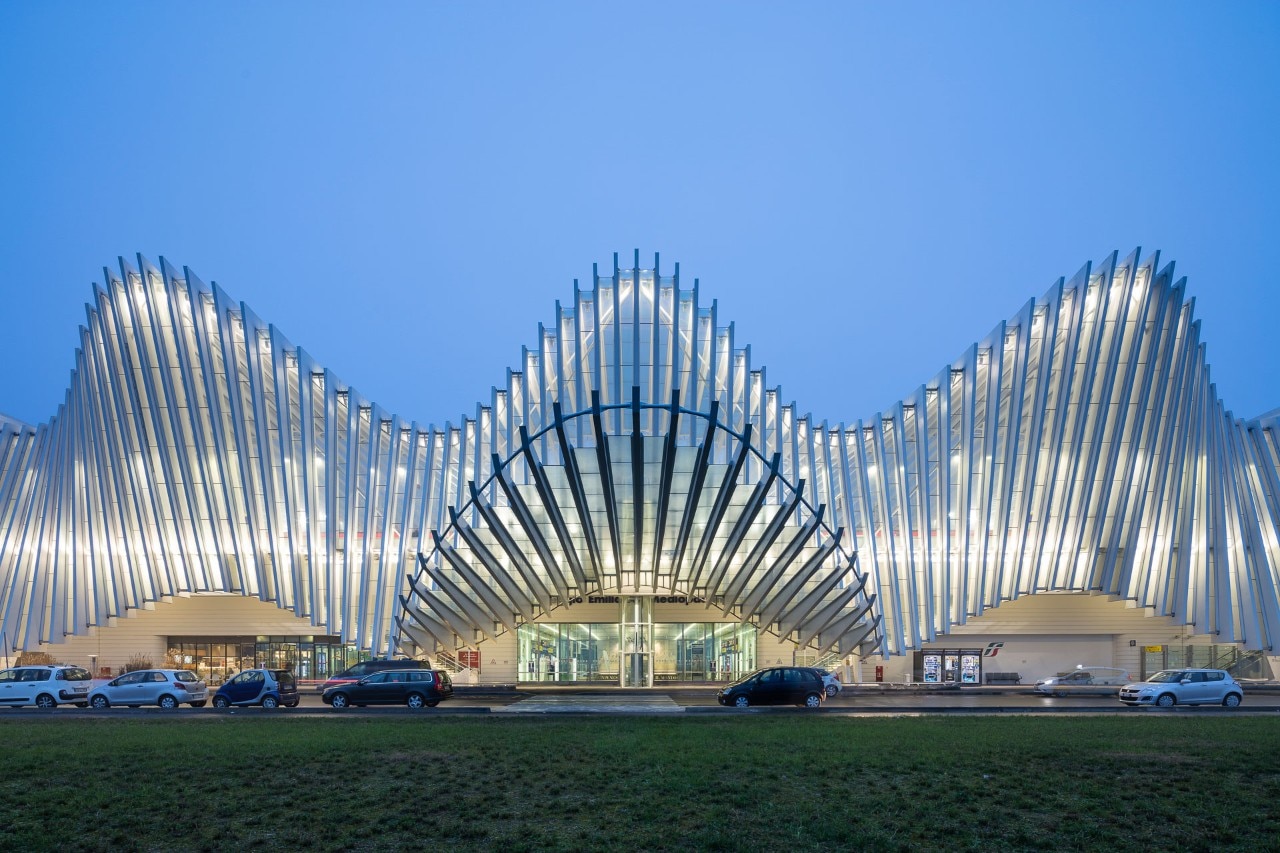 7 new high-speed railway stations with iconic architecture