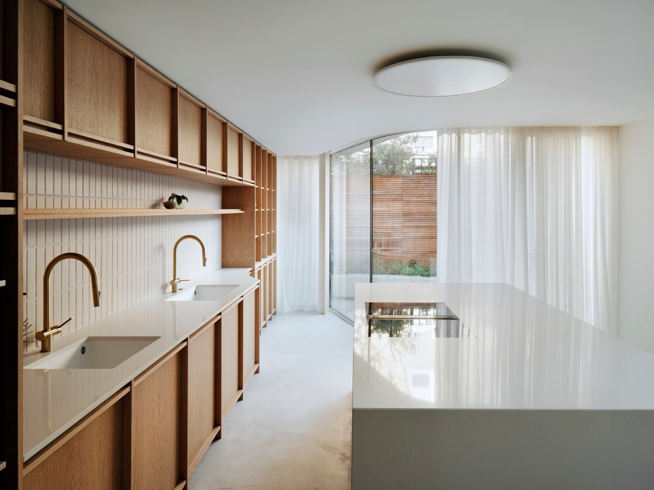 The Crescent House by DROO Architects in London