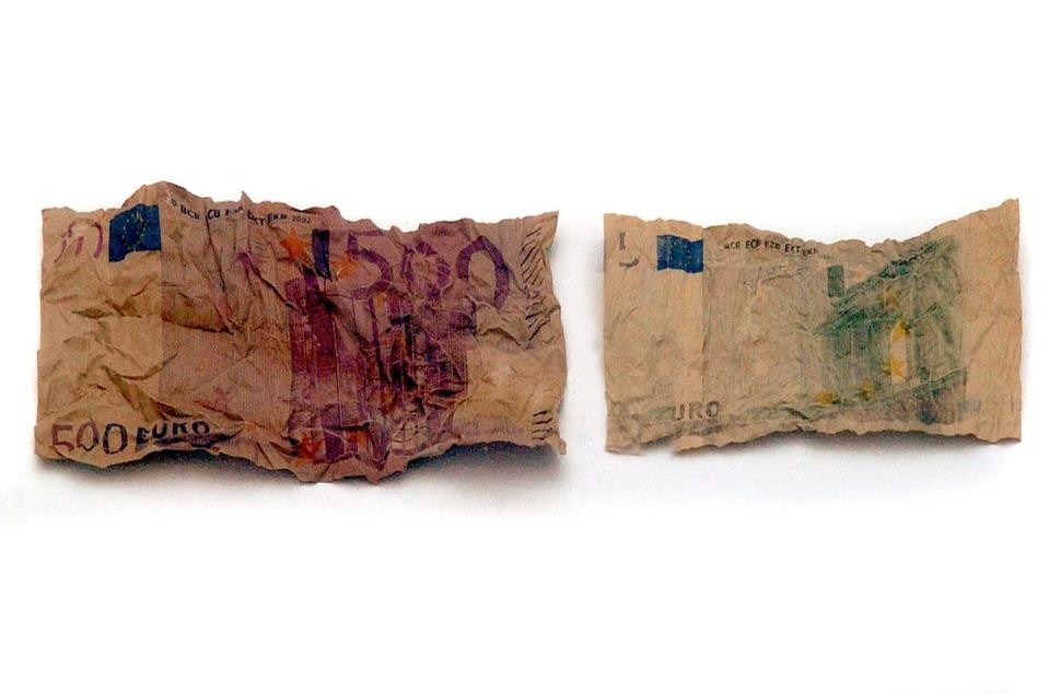 Methods for an irreversible alteration of money - Domus