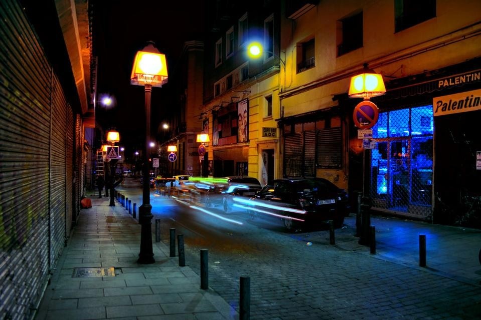 Transient light by luzinterruptus - Domus