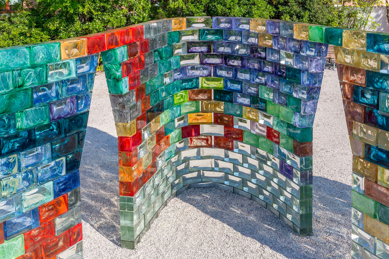 Pae White: Qwalala - Domus