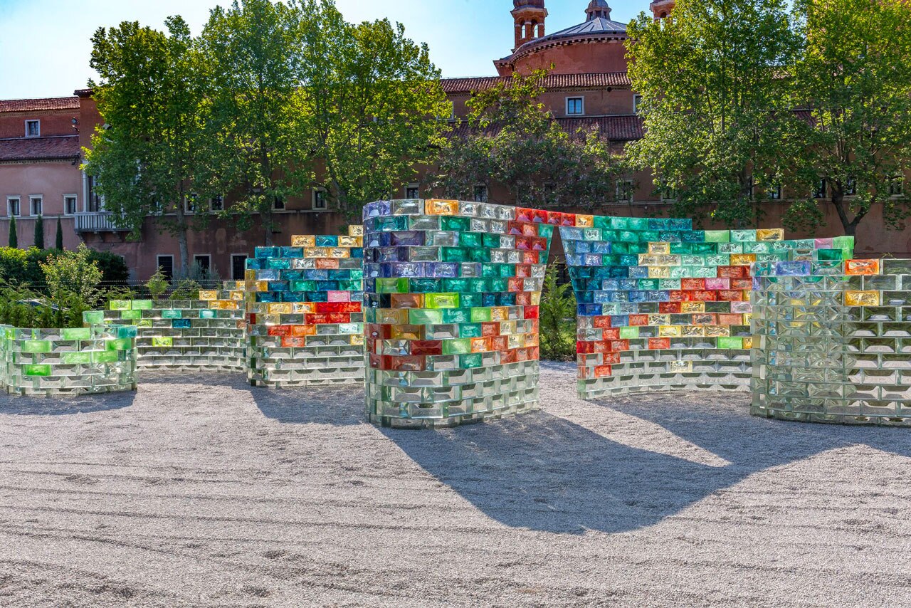 Pae White: Qwalala - Domus