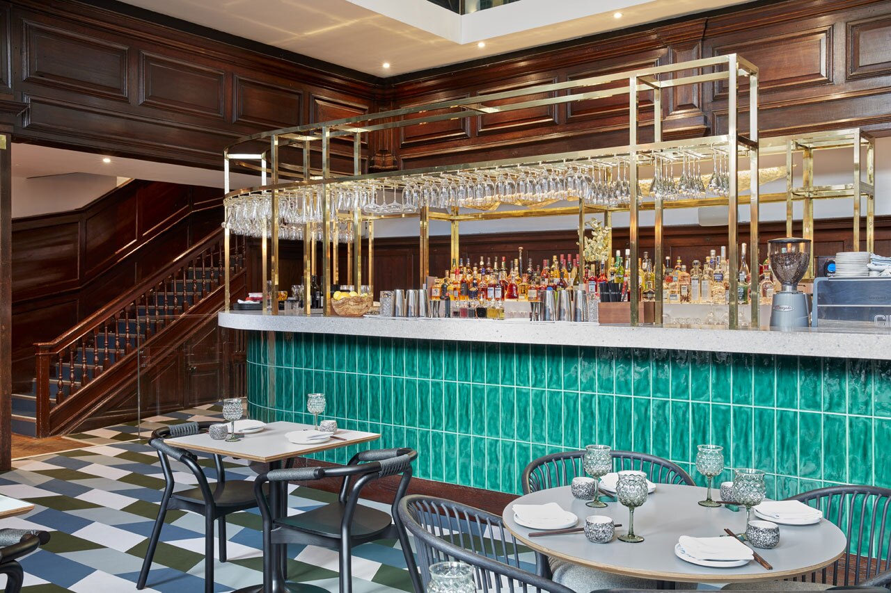 A Queen Anne-style church becomes a Cantonese restaurant - Domus