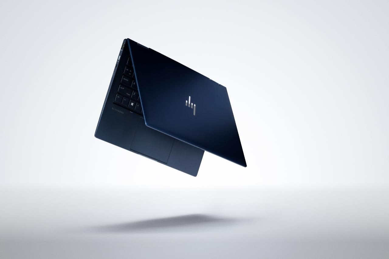 HP Elite Dragonfly, less weight is more: a laptop design lesson by HP