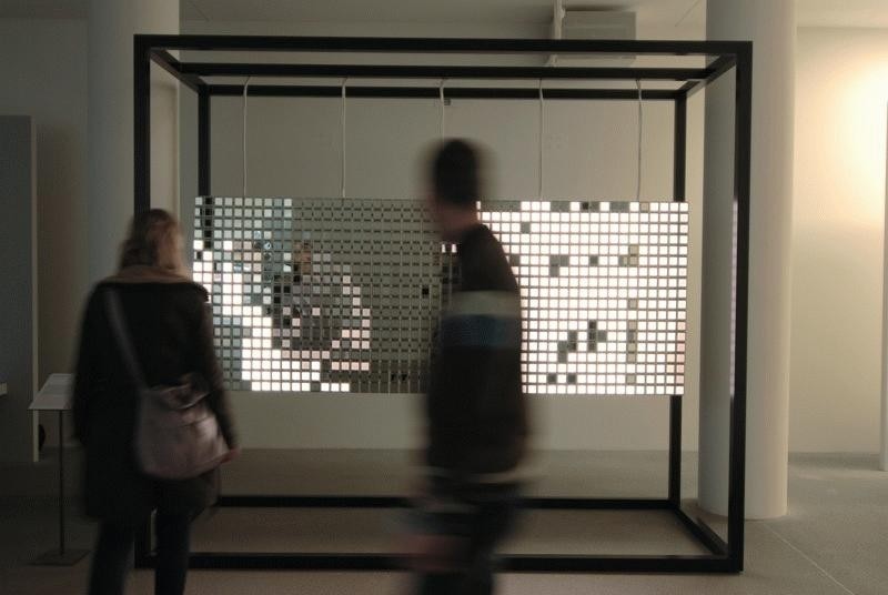 You Fade to Light, by rAndom International for Philips - Domus