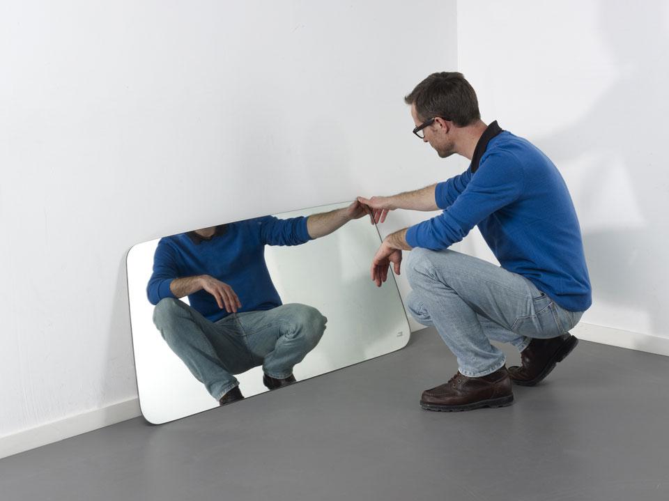 Flat mirrors by Big-Game - Domus