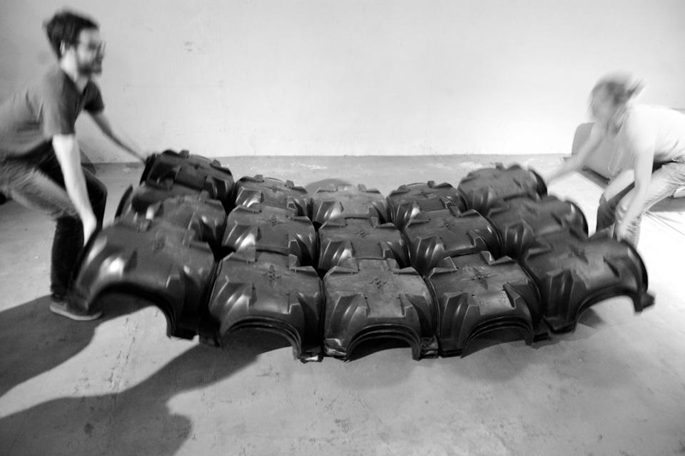 OniricaLab: building with borrowed material - Domus