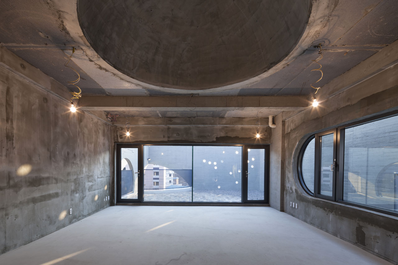 Moon Hoon: Two Moon - Domus