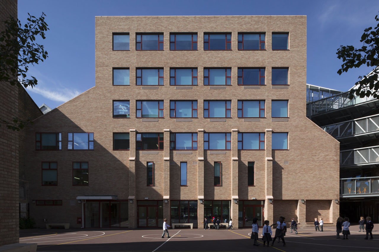 Hackney New School - Domus