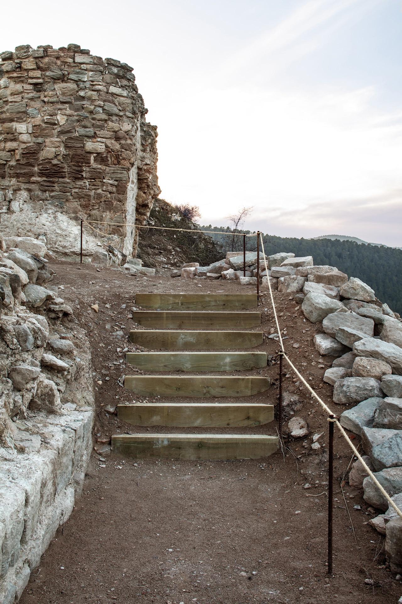 Catalonia. A minimal intervention reactivating the remains of a castle