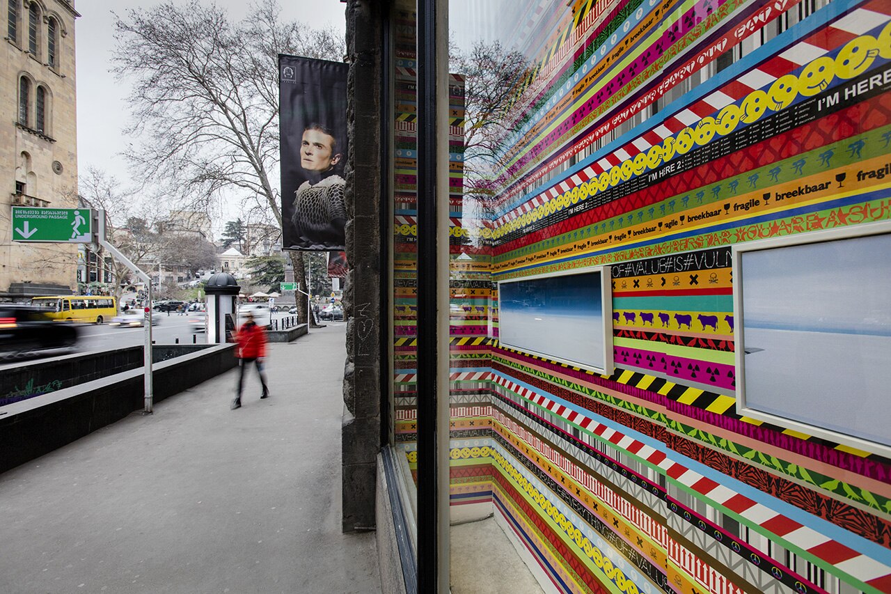 Georgia. Una piccola installazione di Richard Hutten per Window Project