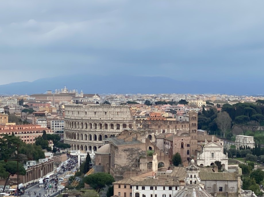 How many “mini-apartments” are available in Italy? - Domus