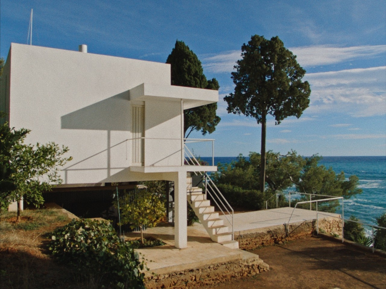 Eileen Gray, the house and Le Corbusier: the film that reopens one of ...