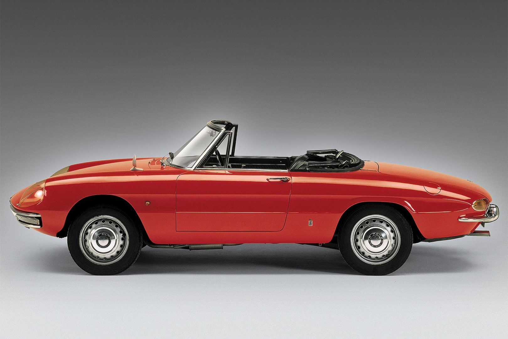 “Spider cars”, the status symbol of the post-war economic boom - Domus