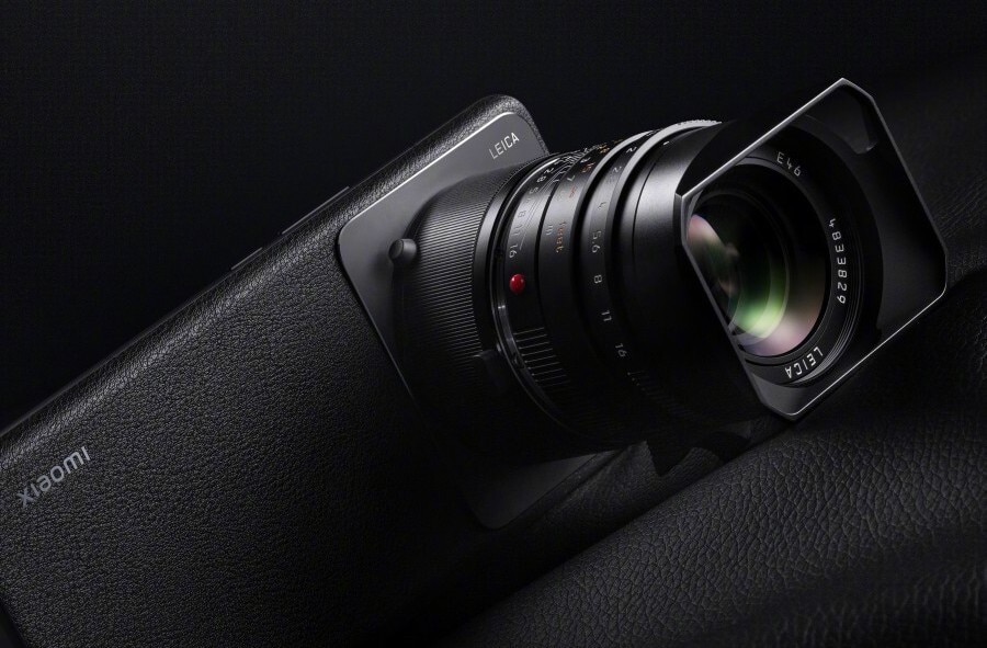 A smartphone that mounts full-sized Leica M lenses - Domus