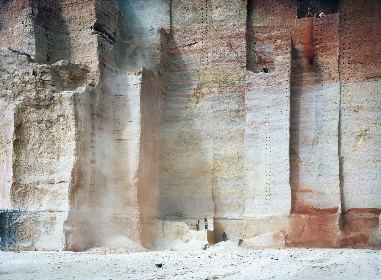 Bas Princen: Earth Pilar - Domus