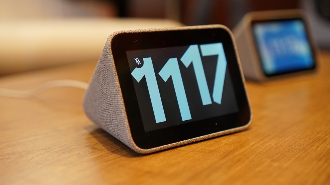 CES 2019: Lenovo's Smart Clock wants to be your only bedroom companion ...