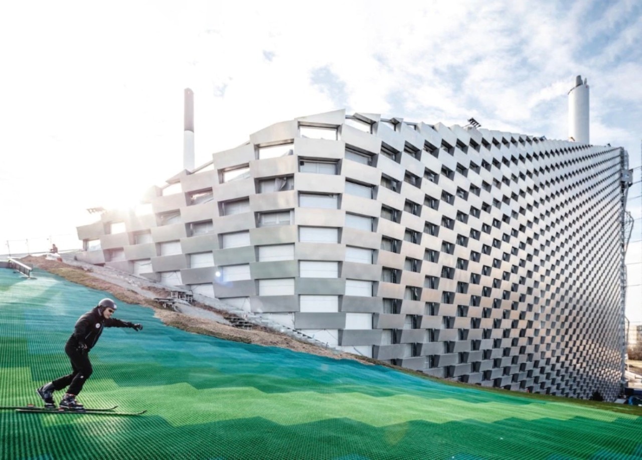 CopenHill by BIH: waste-to-energy incinerator with rooftop ski slope