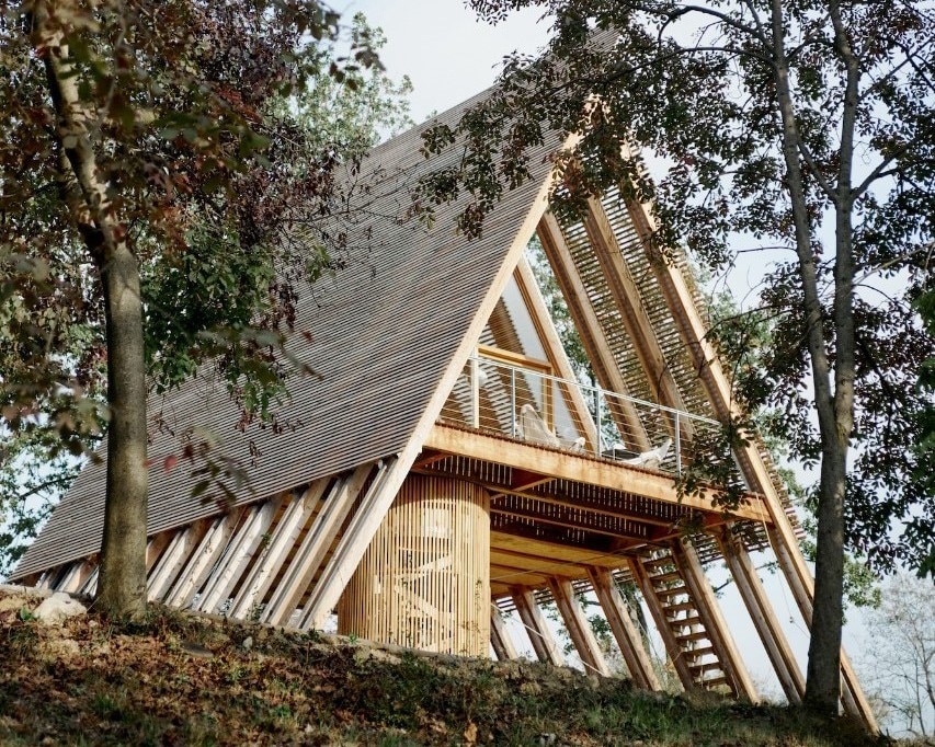 The archetypal cabin is transformed into an eco-lodge - Domus