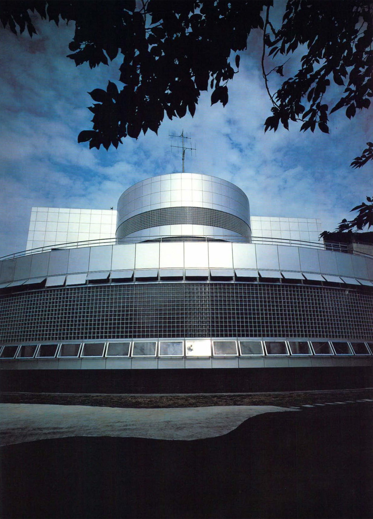 Arata Isozaki: Opere, Biografia e Progetti dell'architetto Arata ...