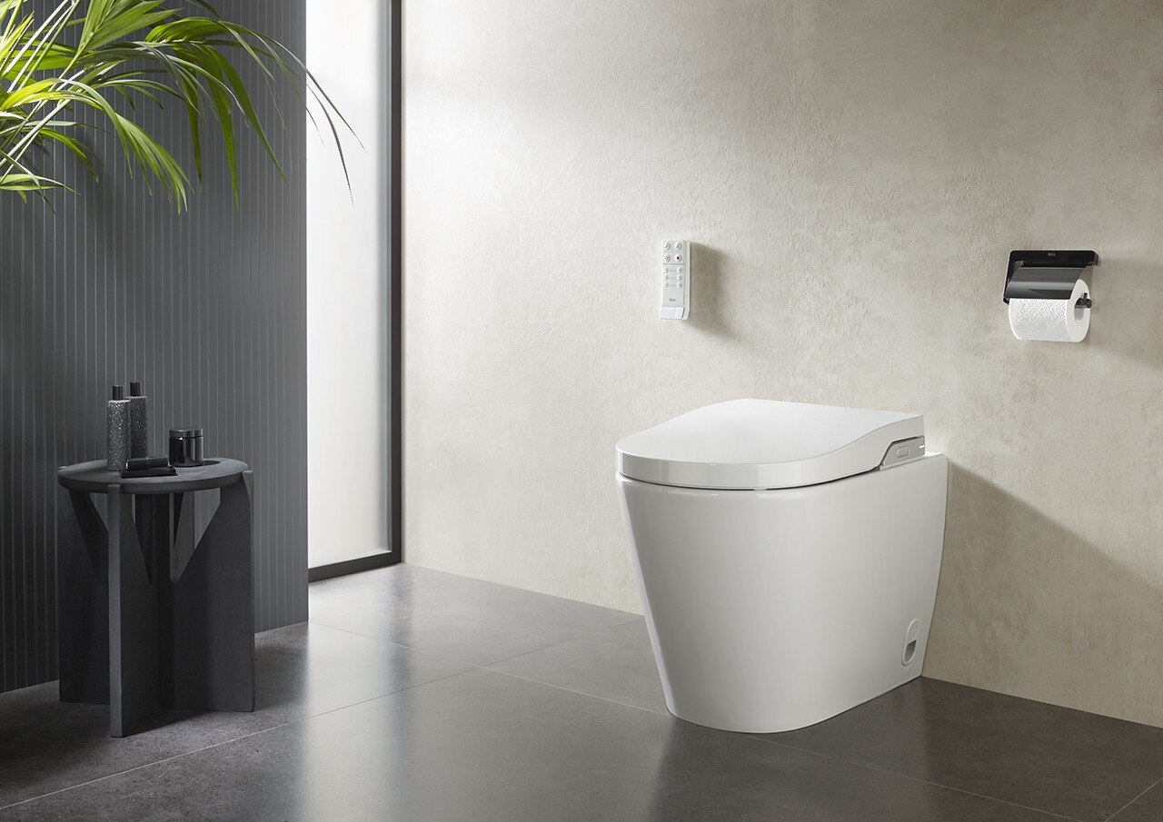 Total hygiene in the bathroom with the new smart WC by Roca - Domus