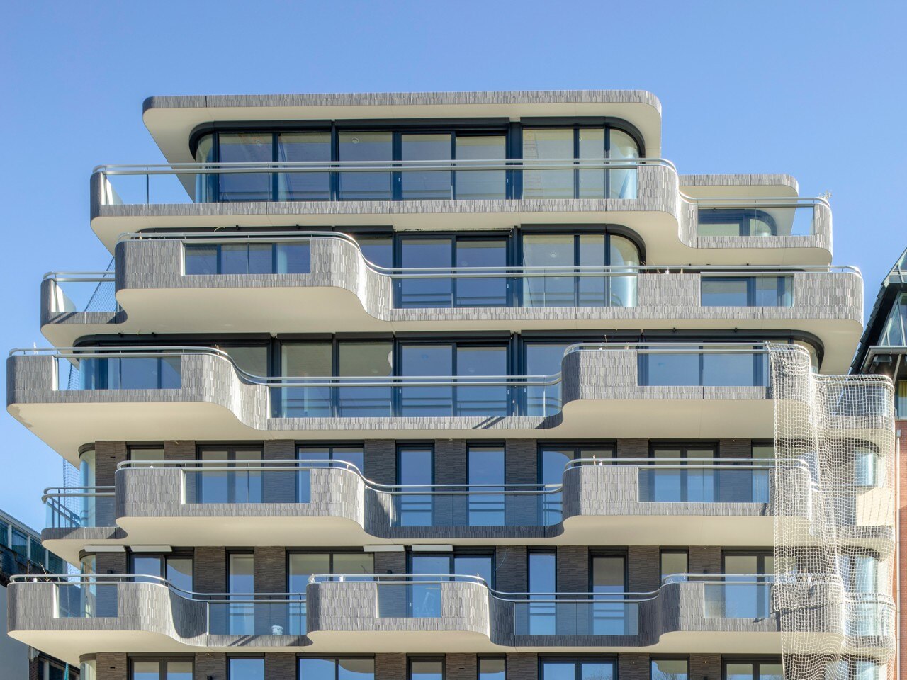 Sun protection and insulation: energy for De Hooch - Domus