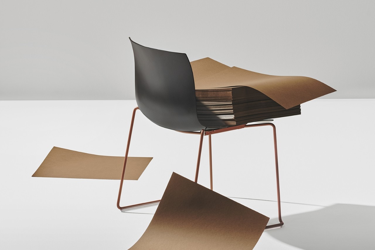 The iconic Catifa chair with an innovative paper shell - Domus