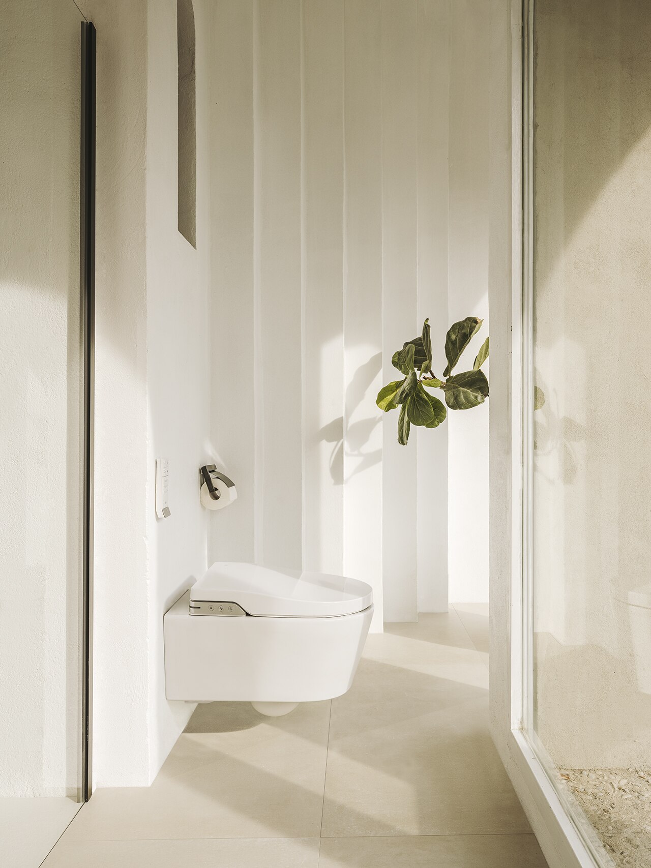Total hygiene in the bathroom with the new smart WC by Roca - Domus
