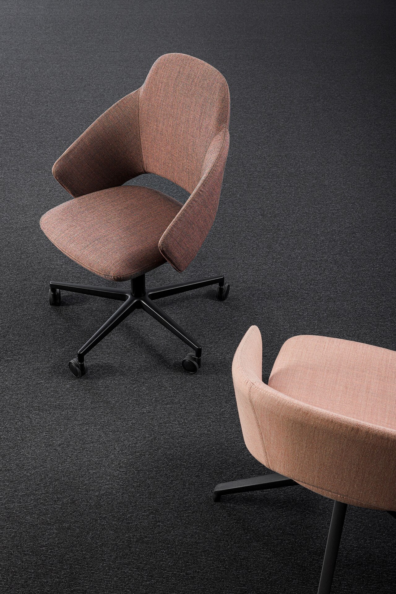 Icon: seating with a transversal character - Domus
