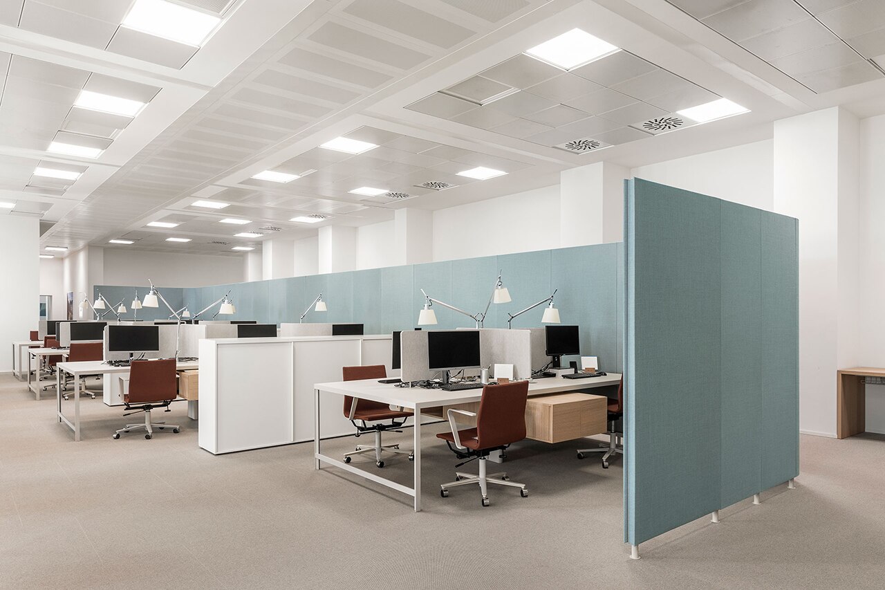 Tailor-made office furniture for a fashion house - Domus