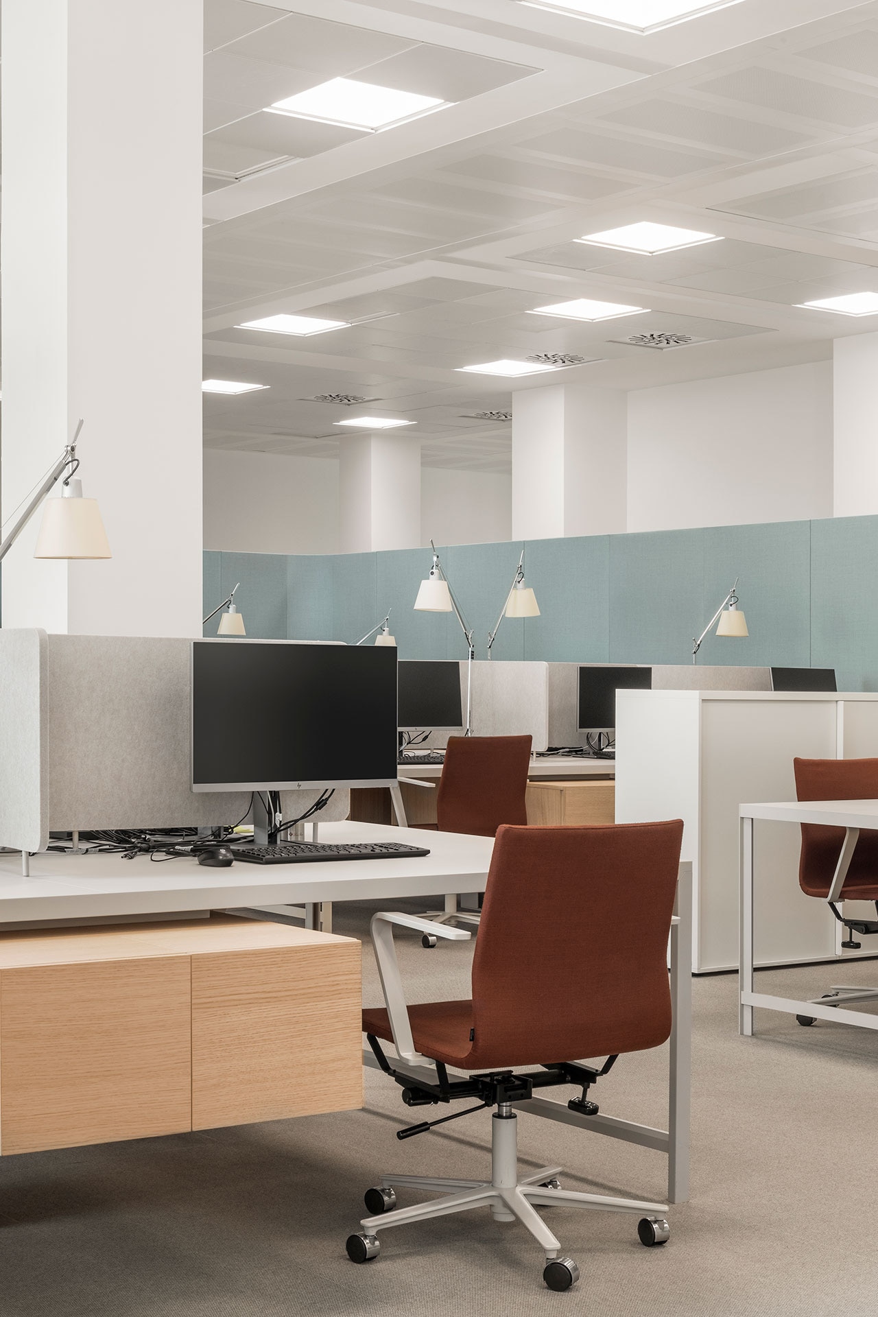 Tailor-made office furniture for a fashion house - Domus