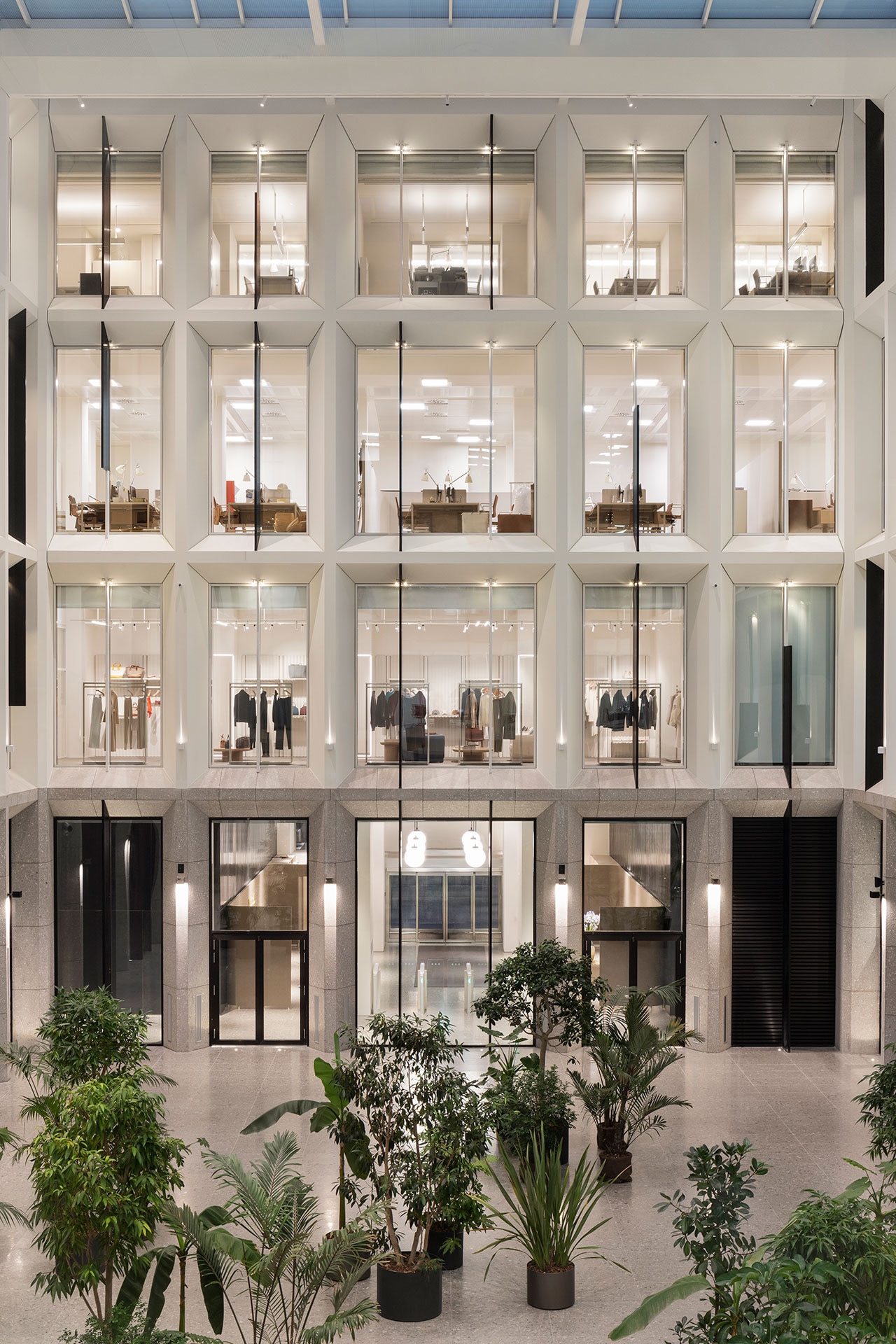 Tailor-made office furniture for a fashion house - Domus